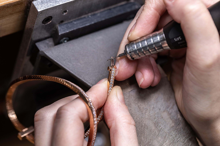 Tiffany & Co. Introduces the New Tiffany T1 Collection