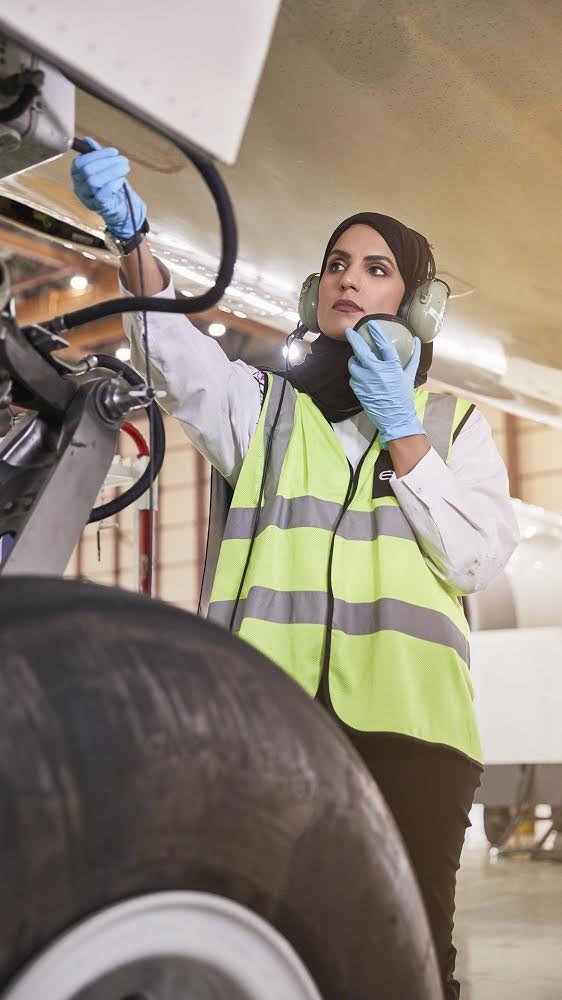Dr. eng Suaad Al Shamsi, the UAE’s first female, Emirati Aviation ...