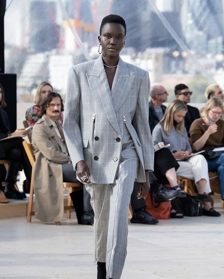 See Sarah Burton’s Spring/Summer 2022 collection for Alexander McQueen ...