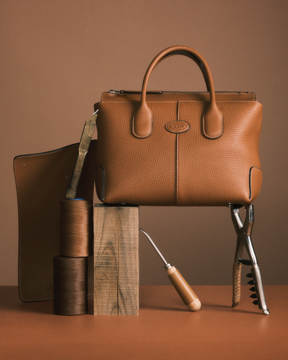 Tod’s Presents a New Version of Its Iconic Di Bag - A&E Magazine