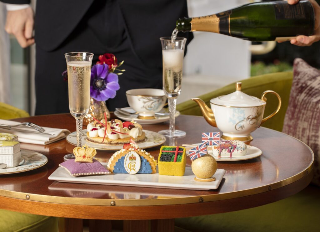 Enjoy a Coronation Themed Afternoon Tea In Dubai At This Luxury ...