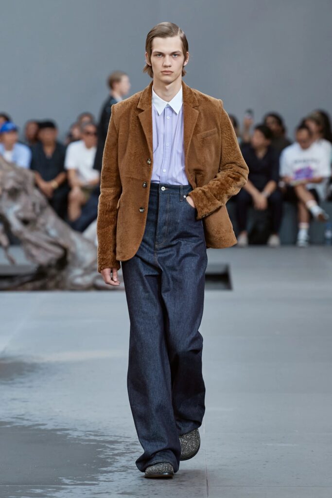 Loewe Brought Sparkles, High-Waisted Jeans And Leather Full Body ...