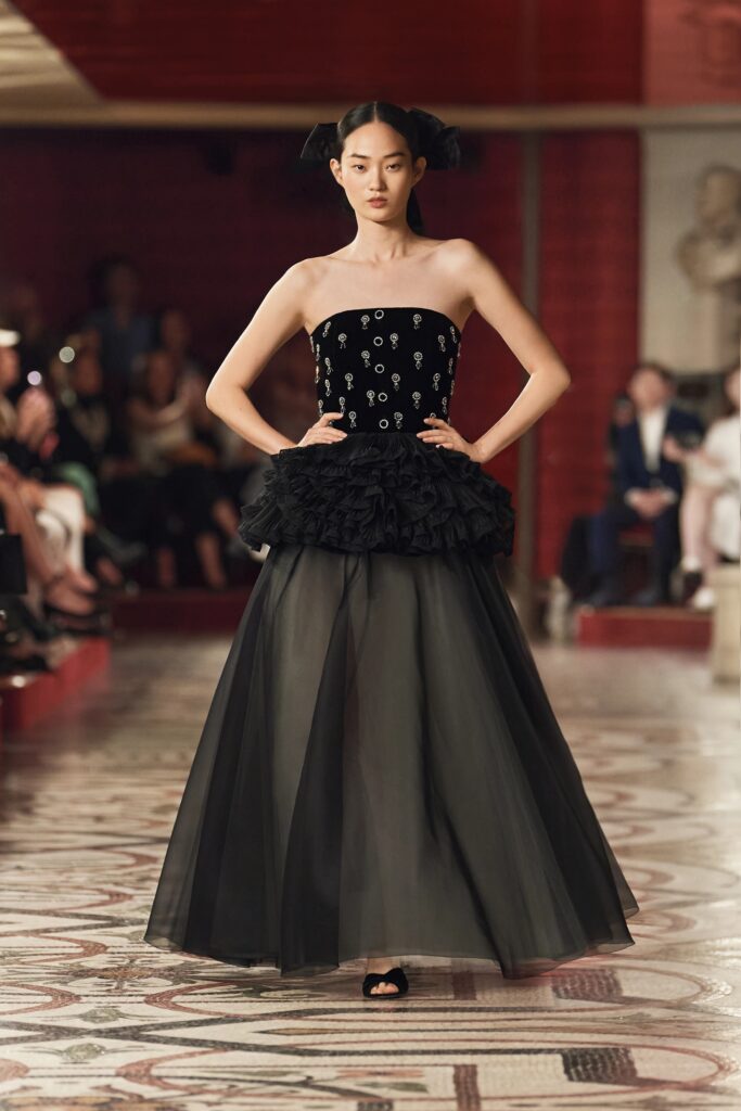 Backstage Beauty Looks From This Season’s Haute Couture Shows - A&E ...